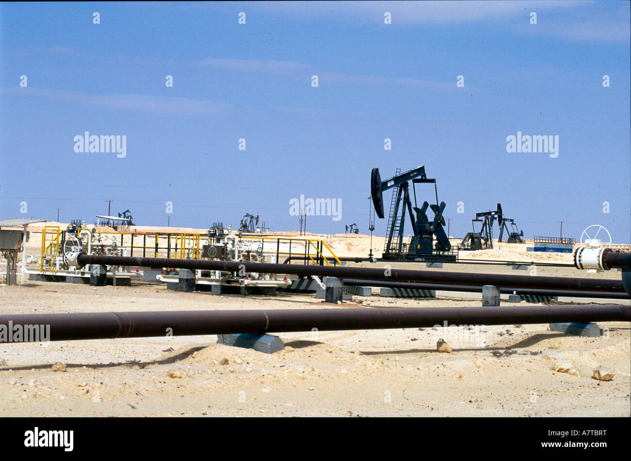 Oman oil field hi-res stock photography and images - Alamy