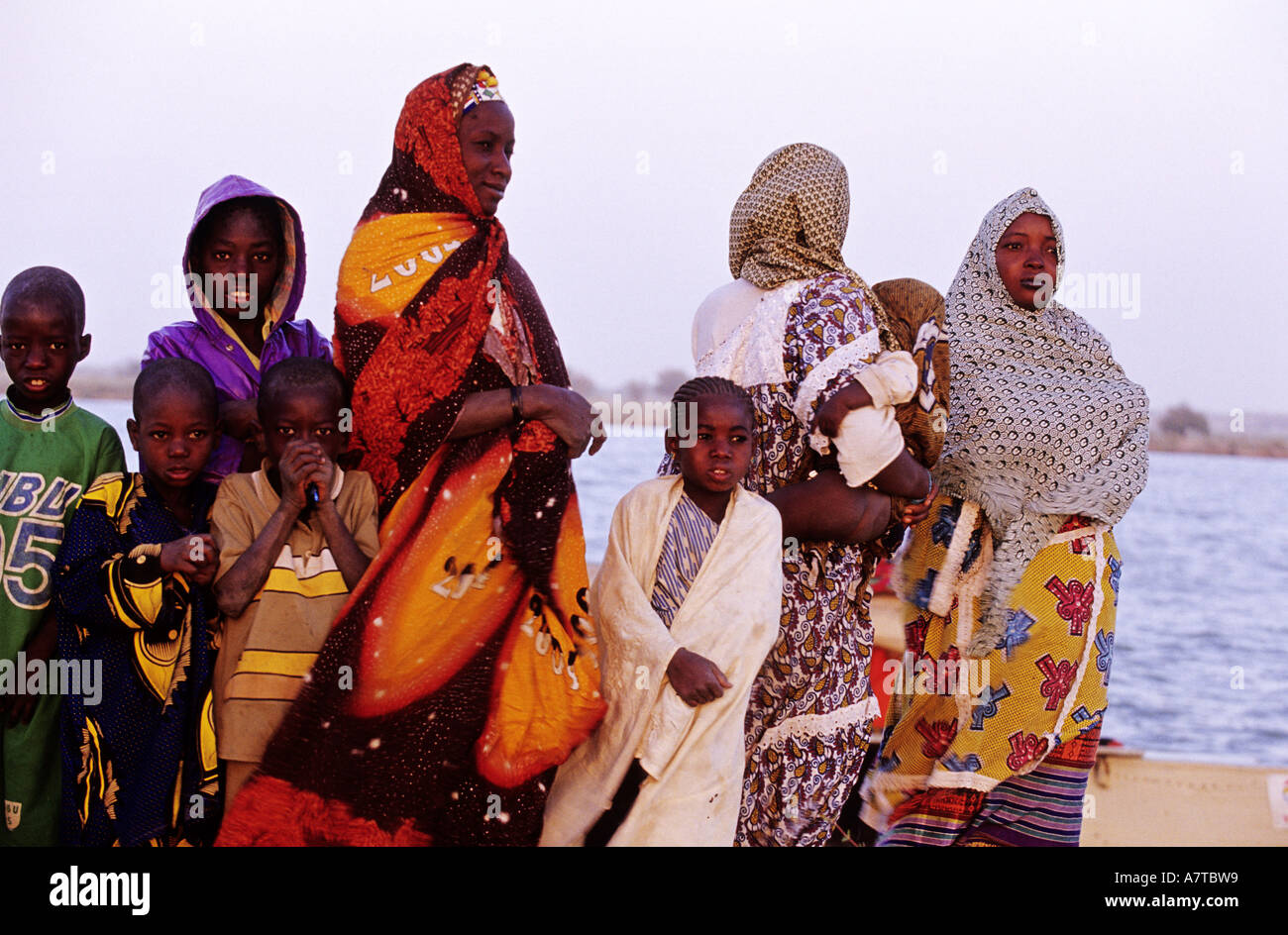 Mali, women of Bozo ethnic group living on the banks of the Niger river ...