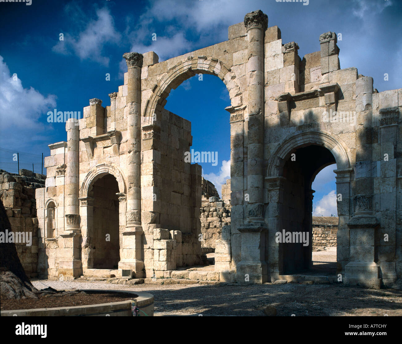 Old ruins of south gate, Jerash, Jordan Stock Photo - Alamy