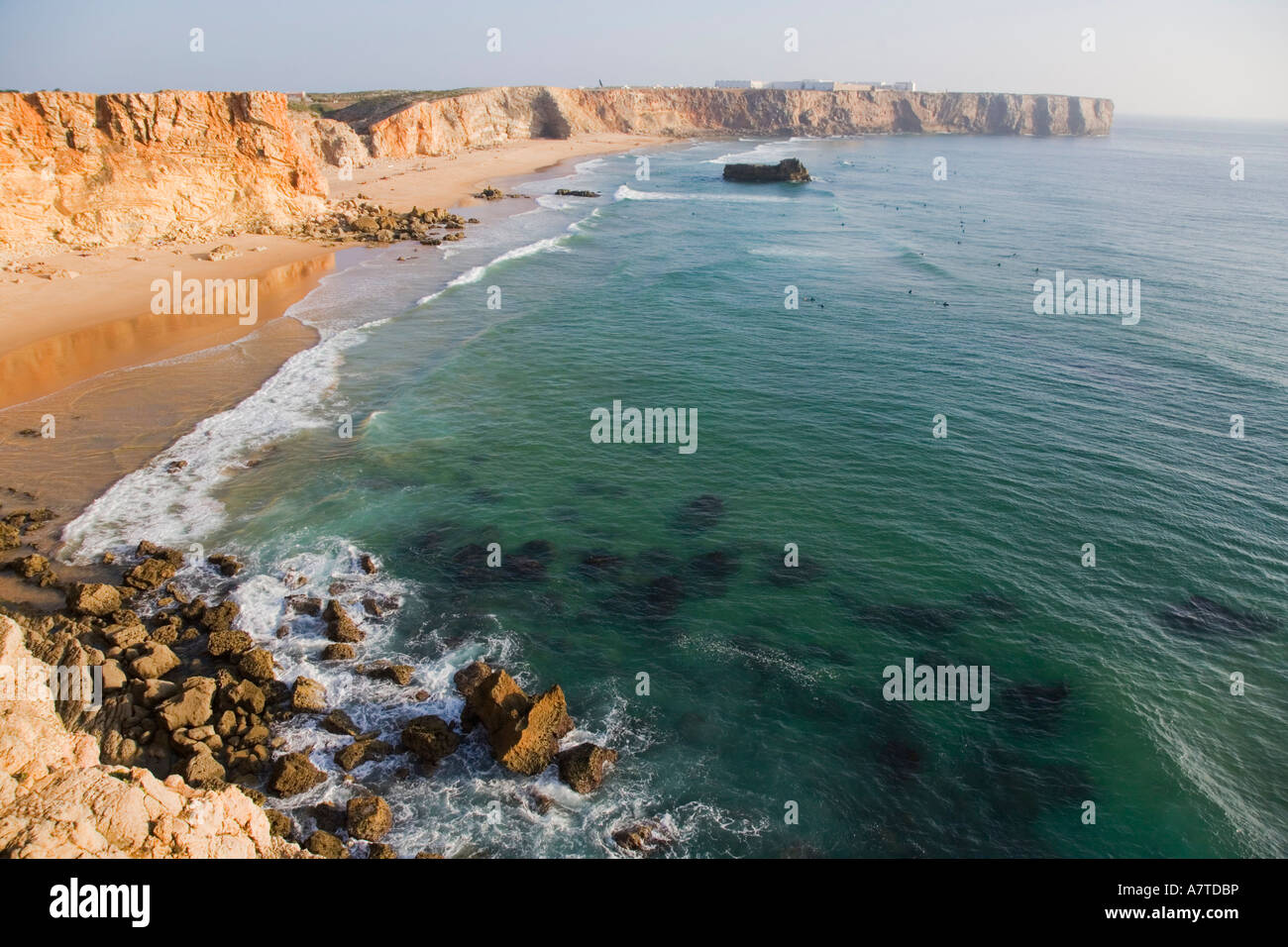 Rock formations at coast, Fortaleza de Sagres, Praia do Tonel, Algarve ...