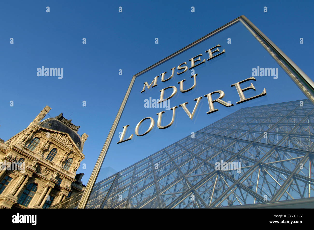 Musee Louvre Sign High Resolution Stock Photography and Images - Alamy