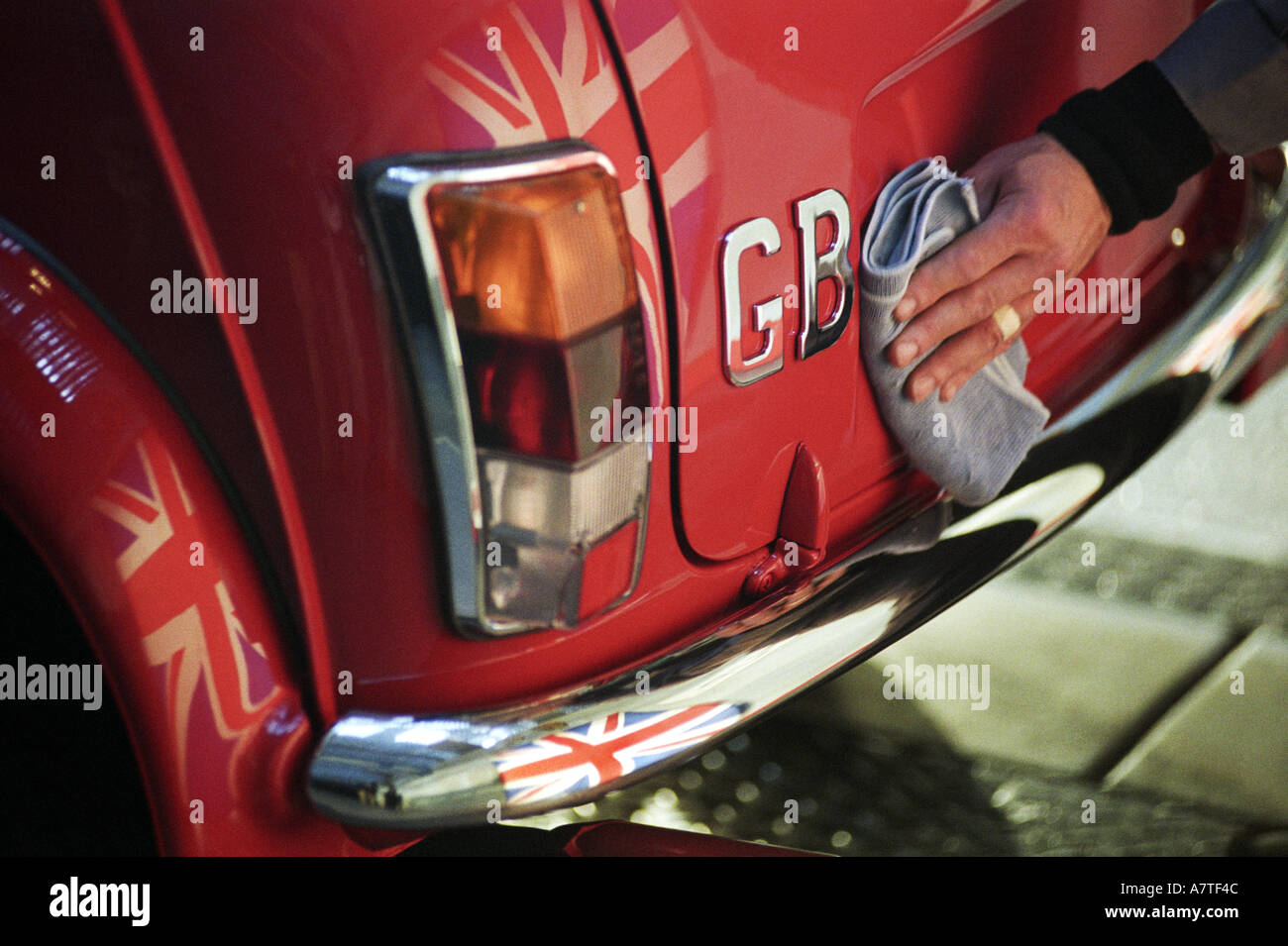 The last Mini to be made by Rover rolls off the production line at the ...