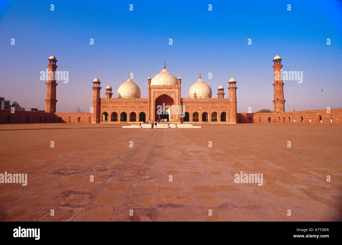 Facade of mosque Badshahi Masjid Lahore Pakistan Stock Photo - Alamy