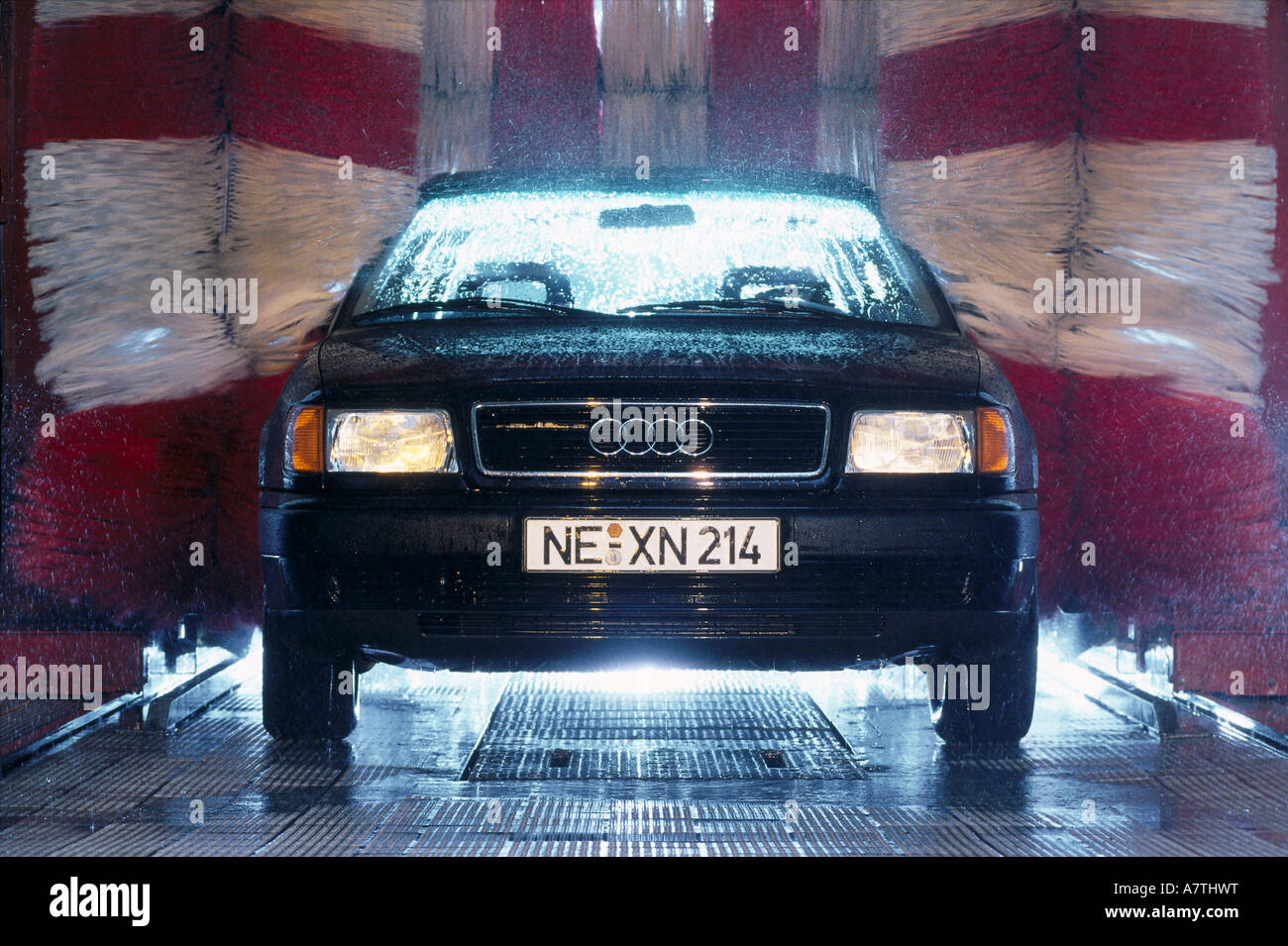 Car being washed hi-res stock photography and images - Alamy