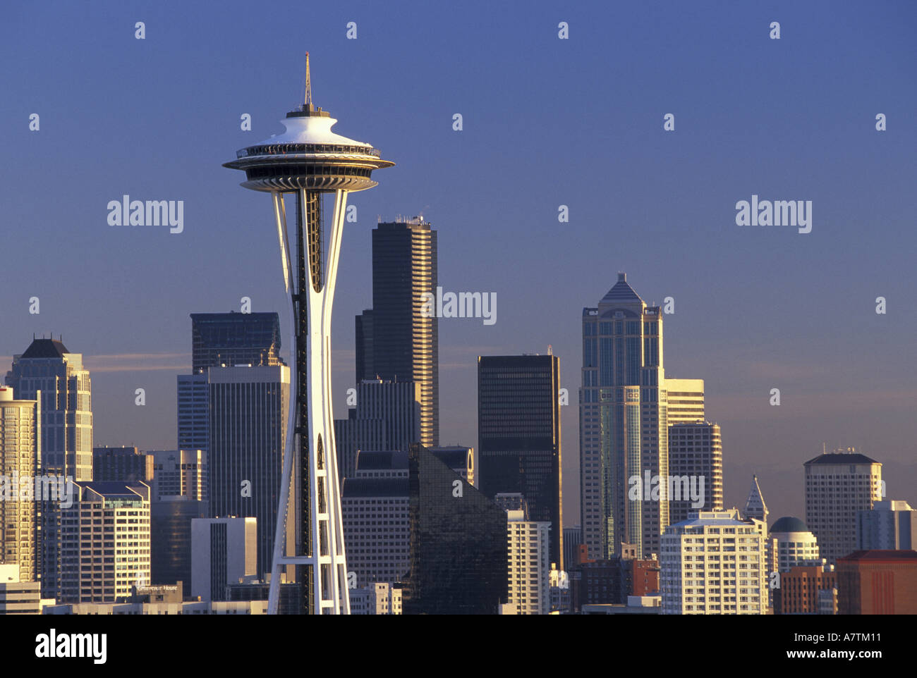 Seattle skyline from queen anne hill hi-res stock photography and ...