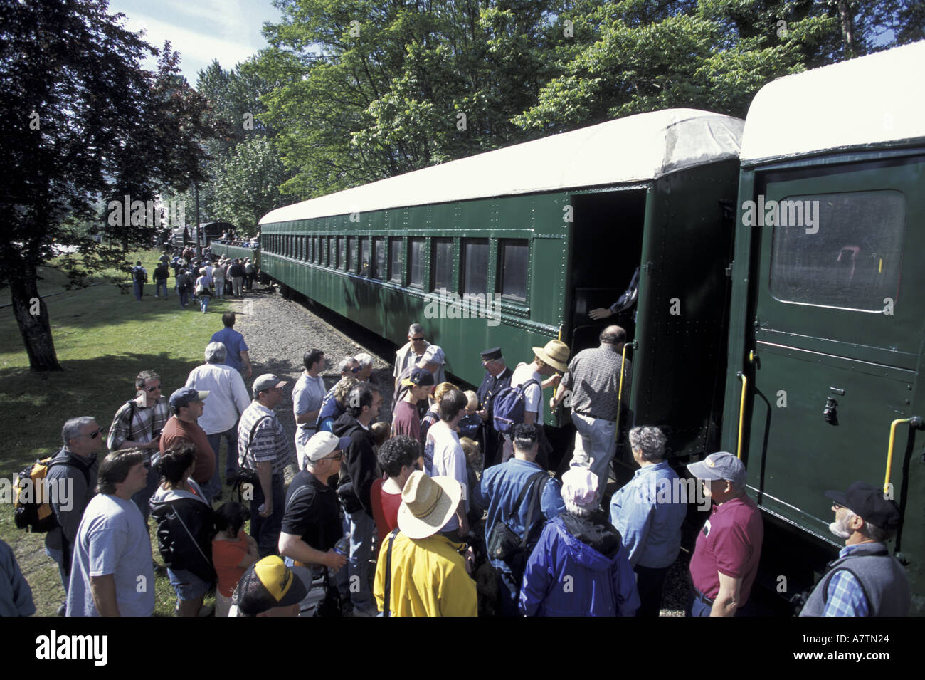 NA, USA, Washington, Elbe. Passengers board an antique steam train ...