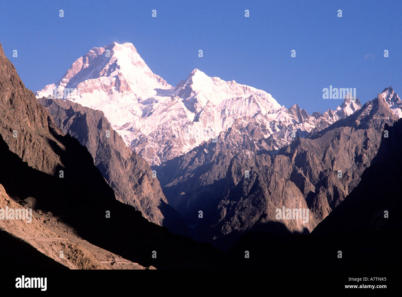 Masherbrum hi-res stock photography and images - Alamy