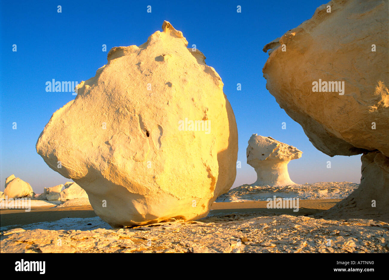 Libya borders hi-res stock photography and images - Alamy