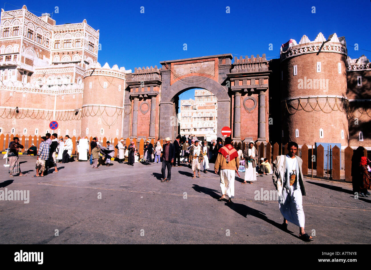 Yemen, old town of Sanaa, Bab al Yemen Stock Photo - Alamy