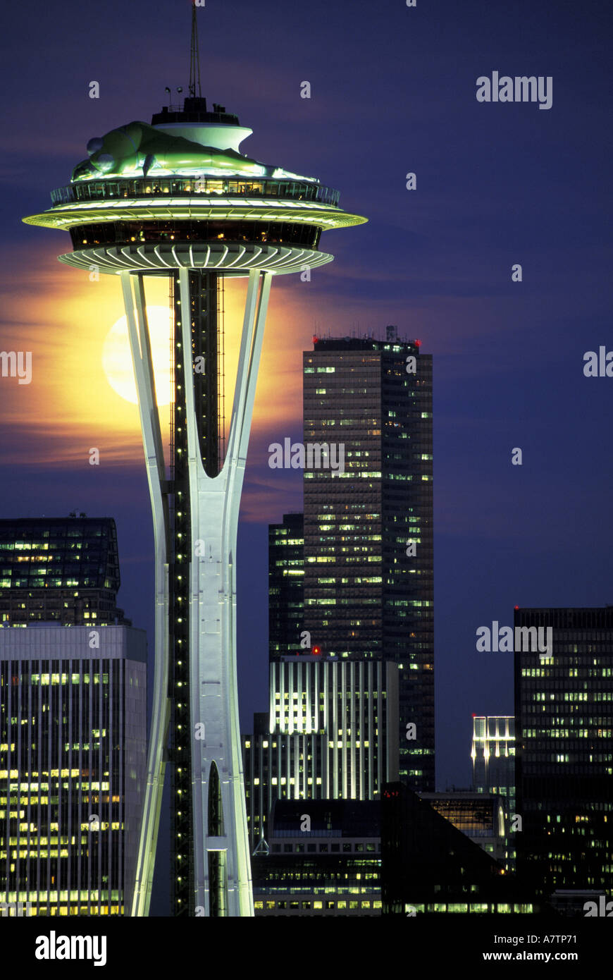 Space needle full moon hi-res stock photography and images - Alamy