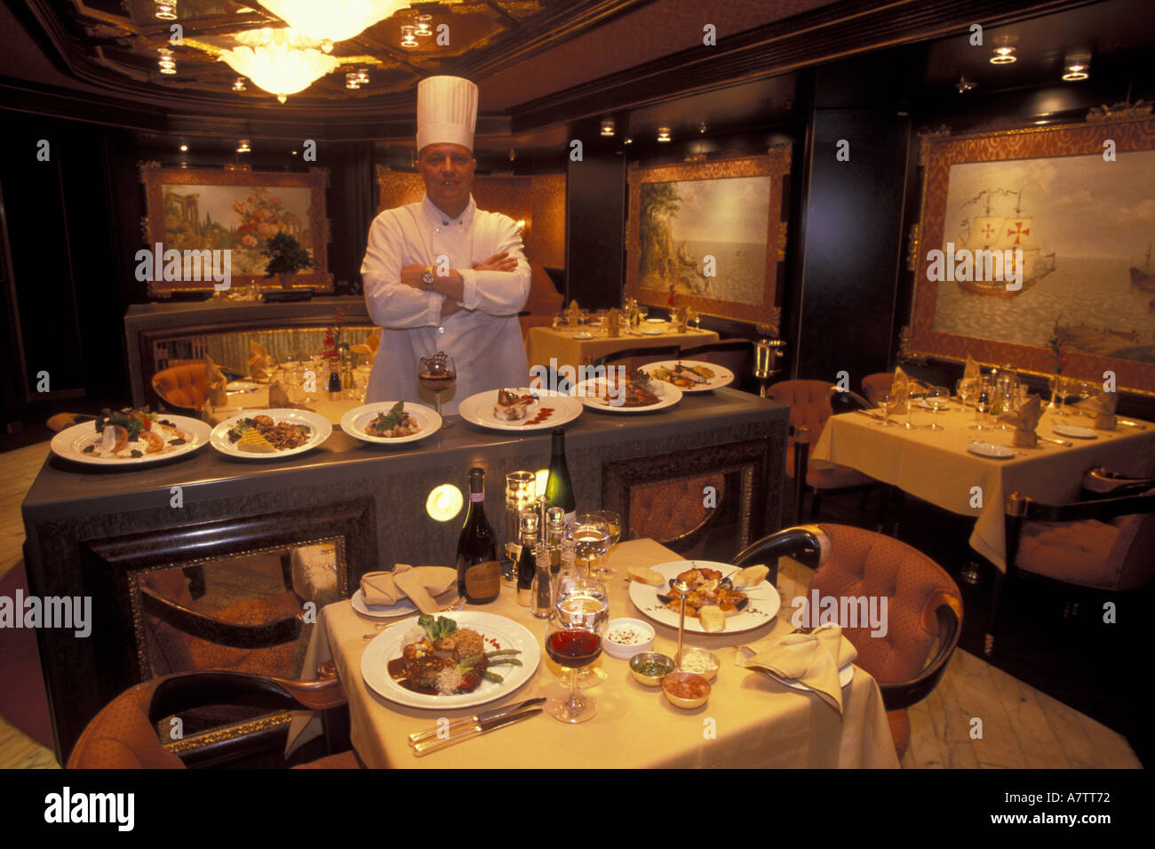 Hal rotterdam interior hi-res stock photography and images - Alamy