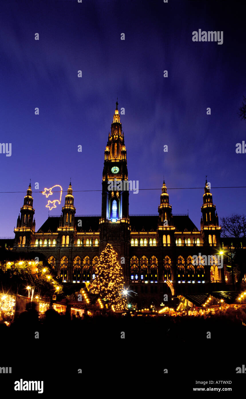Vienna town hall square hi-res stock photography and images - Alamy