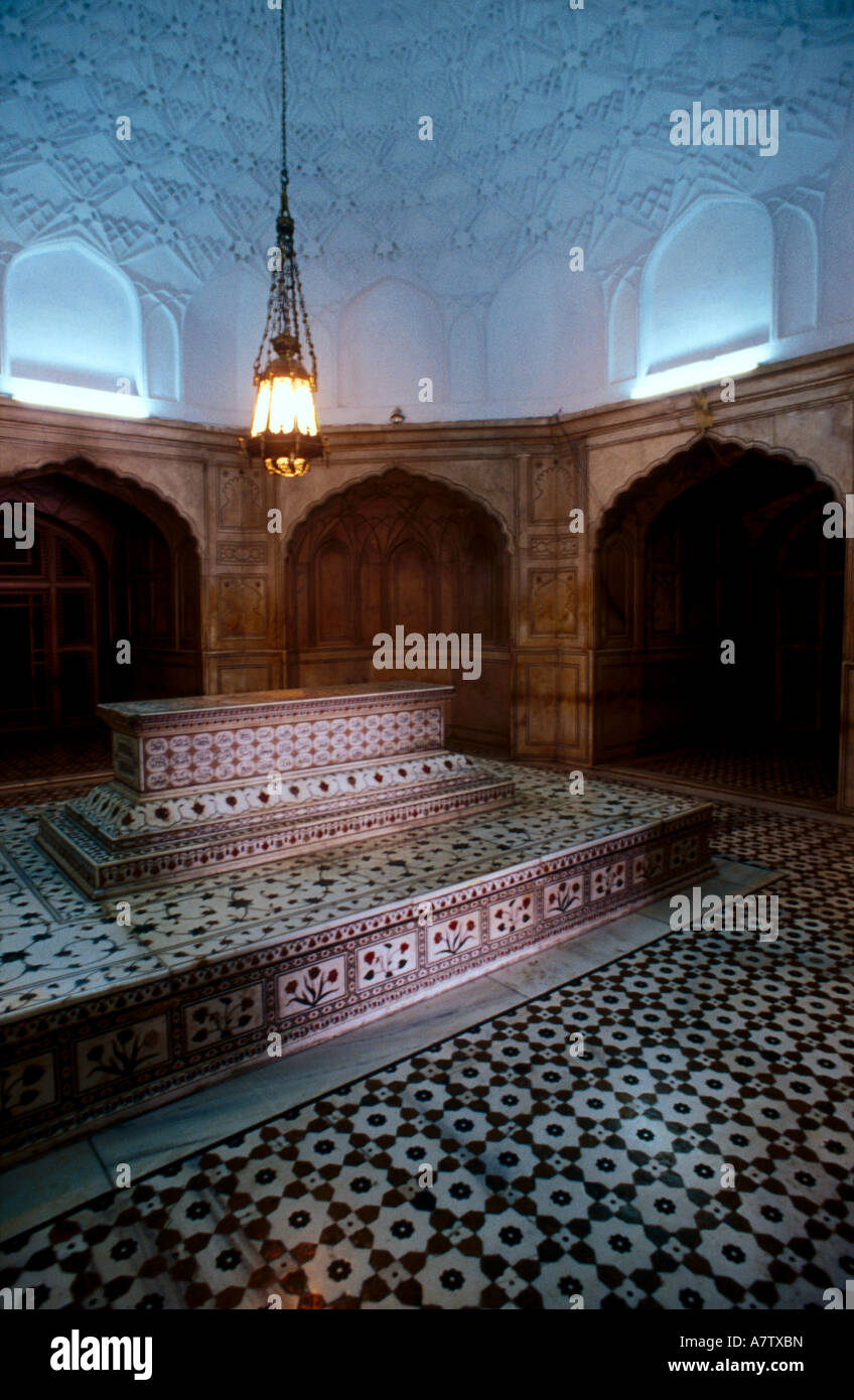 Interiors of mausoleum, Lahore, Pakistan Stock Photo - Alamy