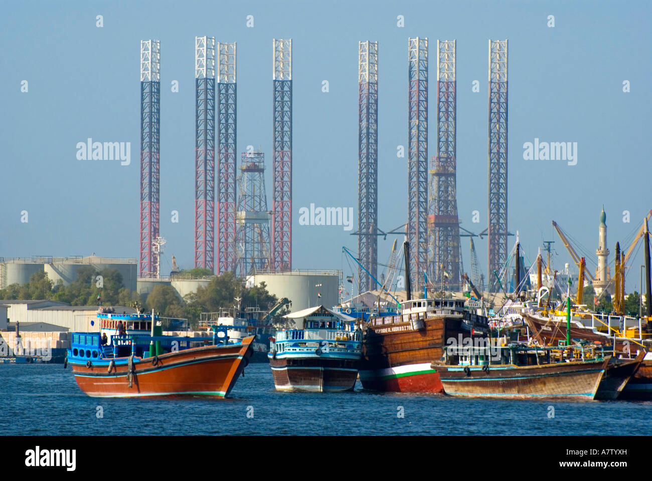 United arab emirates oil rig hi-res stock photography and images - Alamy