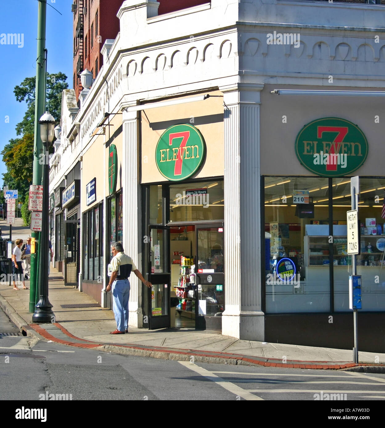 older style Seven Eleven Stock Photo - Alamy