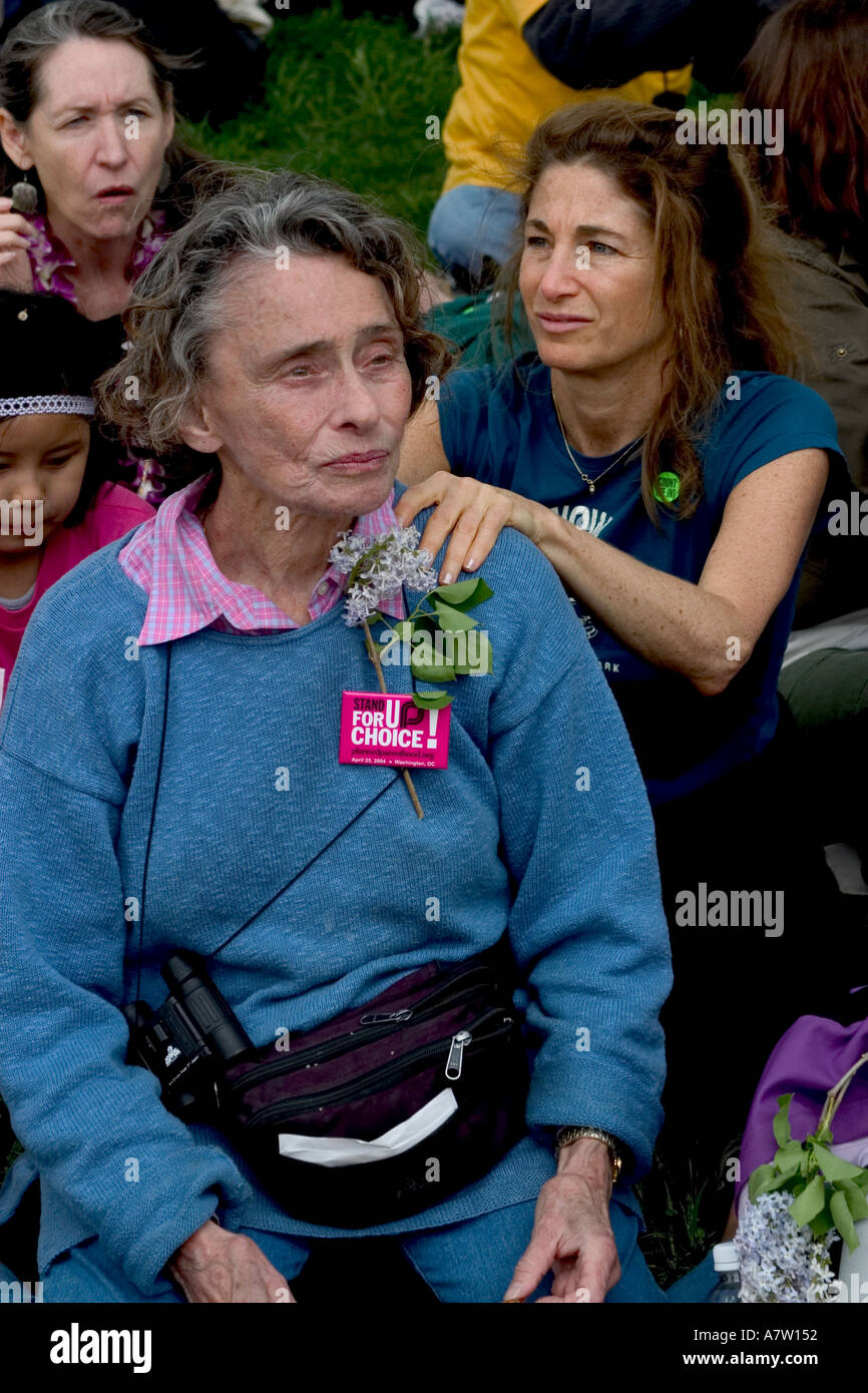 Three women are seen together during the pro choice March on Washington ...