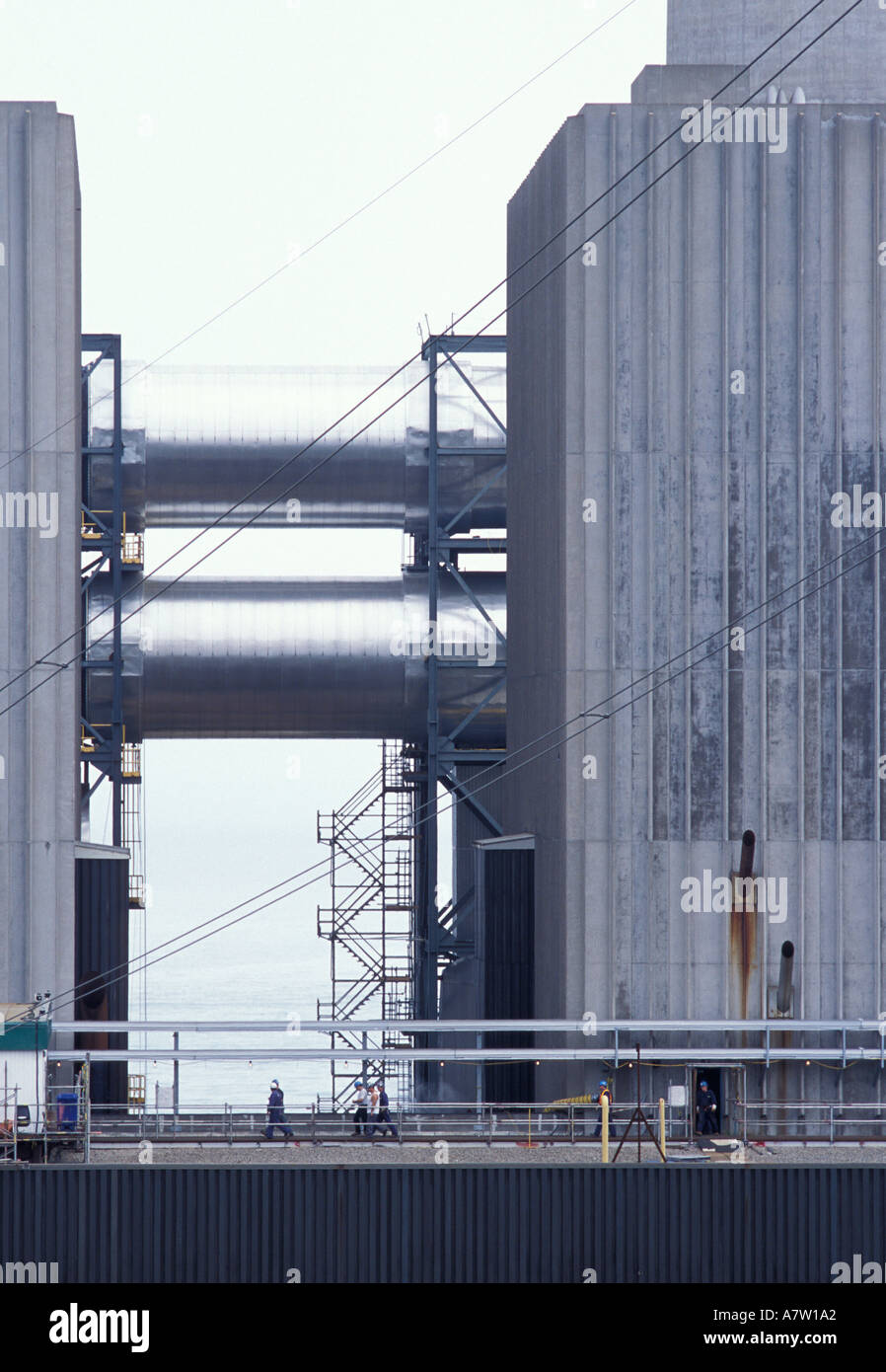Large scale power plant hi-res stock photography and images - Alamy