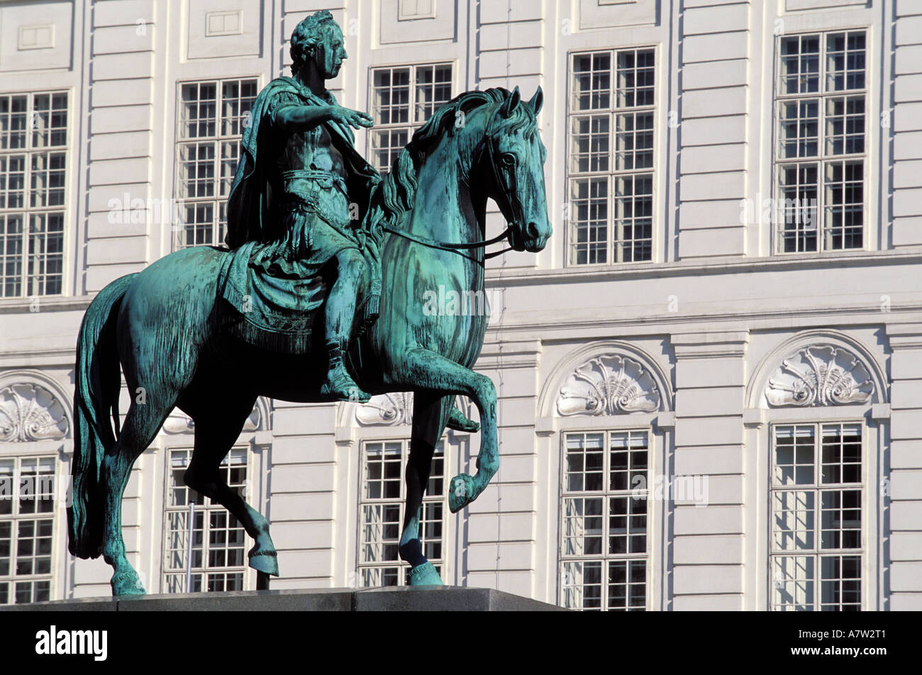 Statue vienna hi-res stock photography and images - Alamy