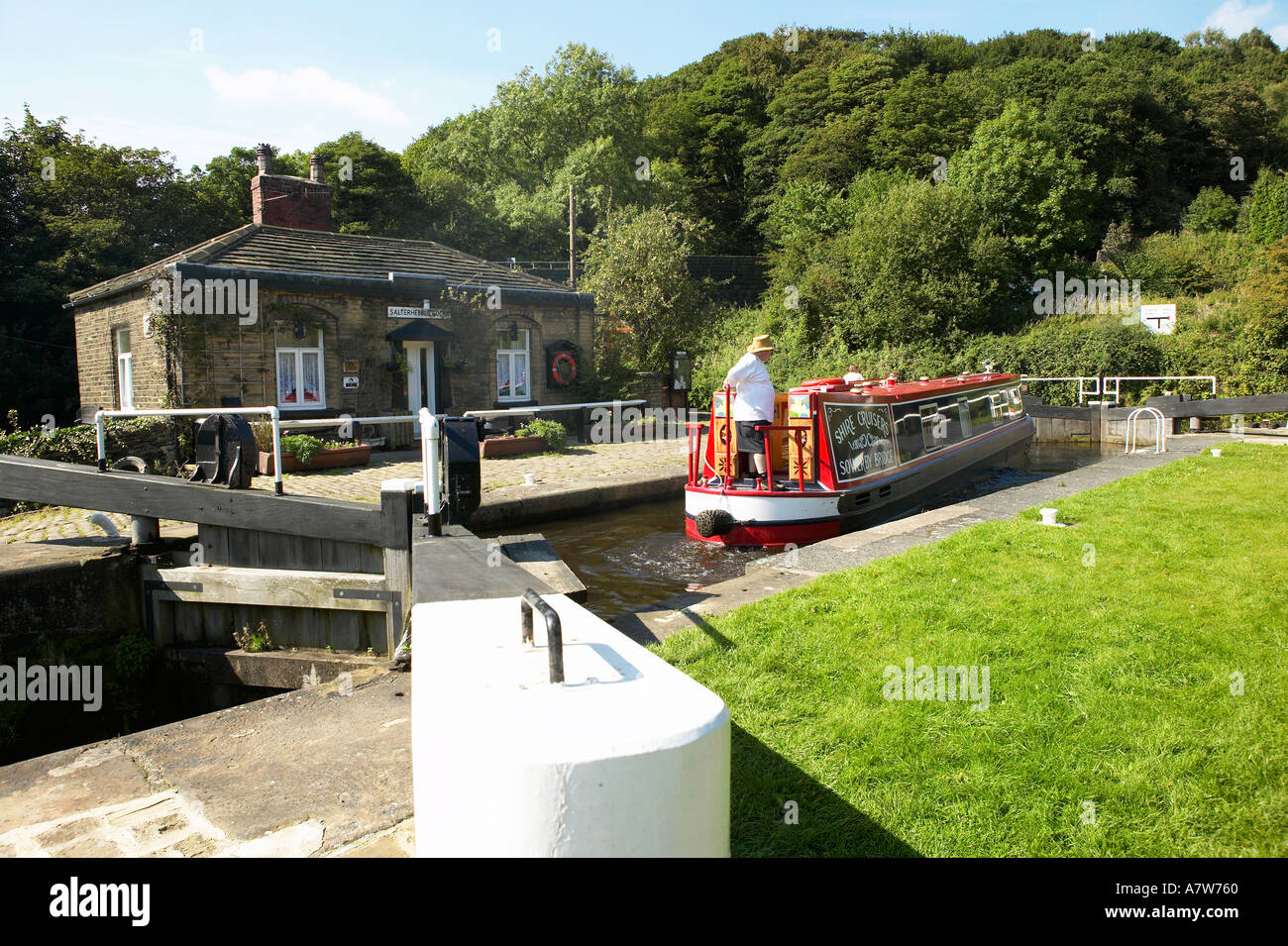 CANAL BARGE SALTERHEBBLE LOCK YORKSHIRE ENGLAND Stock Photo - Alamy
