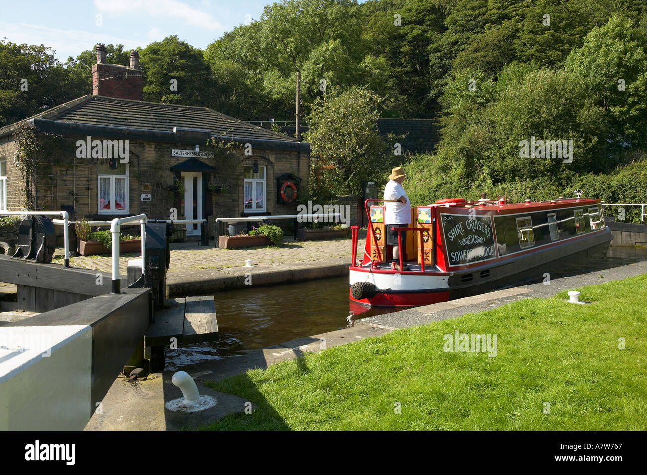 CANAL BARGE SALTERHEBBLE LOCK YORKSHIRE ENGLAND Stock Photo - Alamy