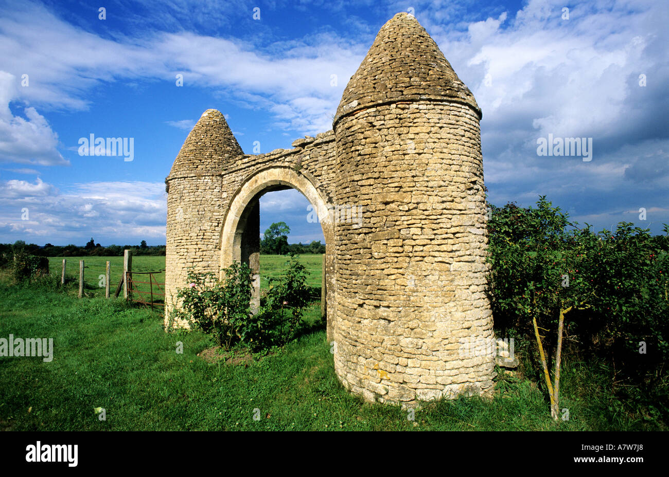 Champs champs porte hi-res stock photography and images - Alamy