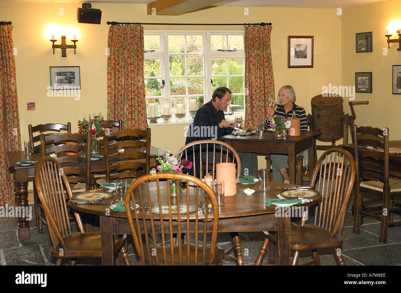 The bell skenfrith hi-res stock photography and images - Alamy