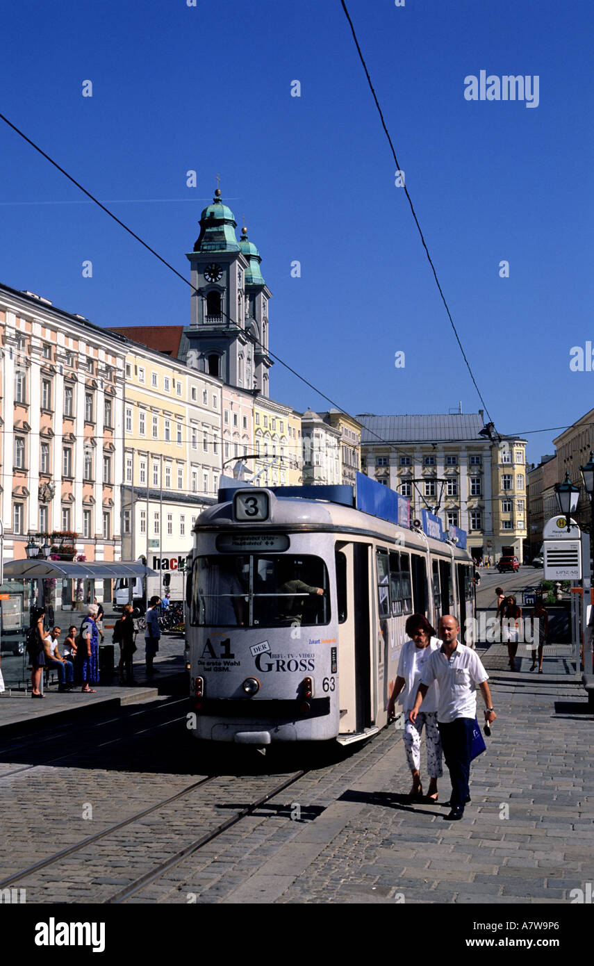 Linz trams hi-res stock photography and images - Alamy