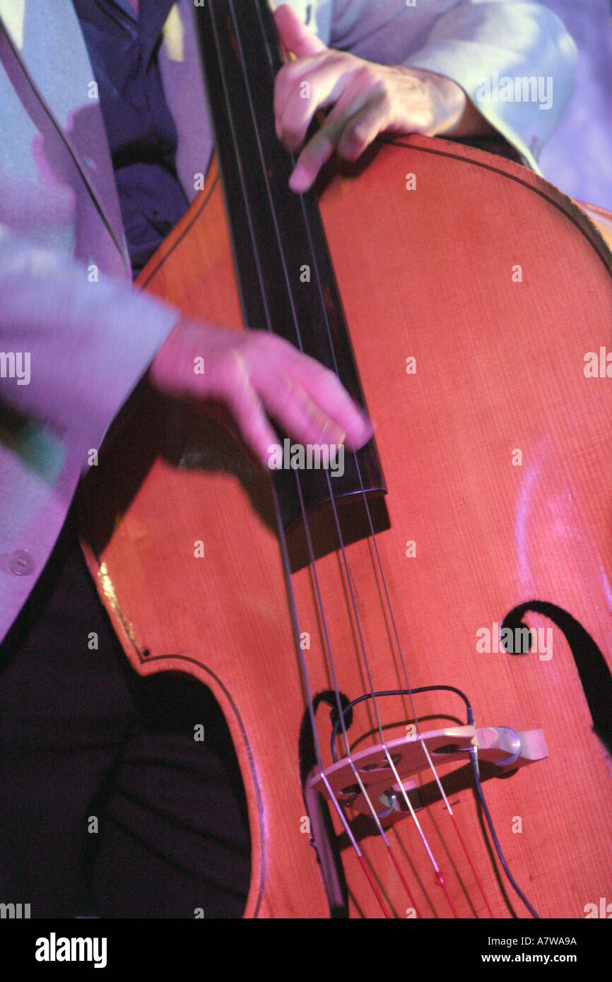 Bass fiddle hi-res stock photography and images - Alamy