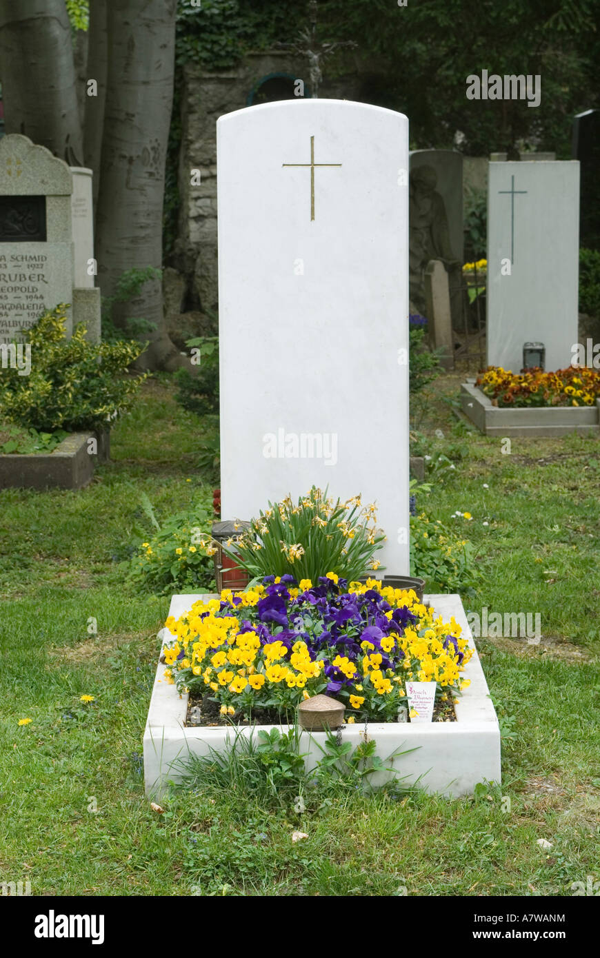 Christian Grave High Resolution Stock Photography and Images - Alamy