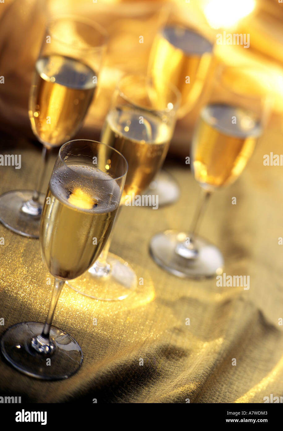 Champagne flutes in hi-res stock photography and images - Alamy