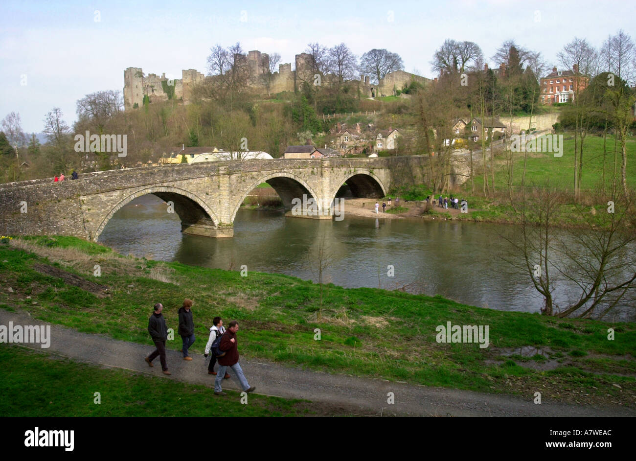 DINHAM BRIDGE OVER THE RIVER TEME IN LUDLOW SHROPSHIRE UK Stock Photo ...
