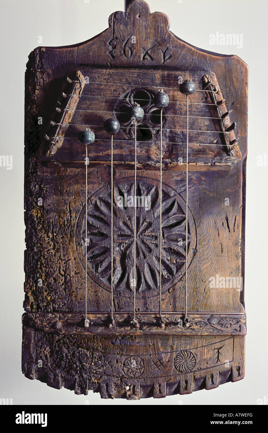 String zither hi-res stock photography and images - Alamy