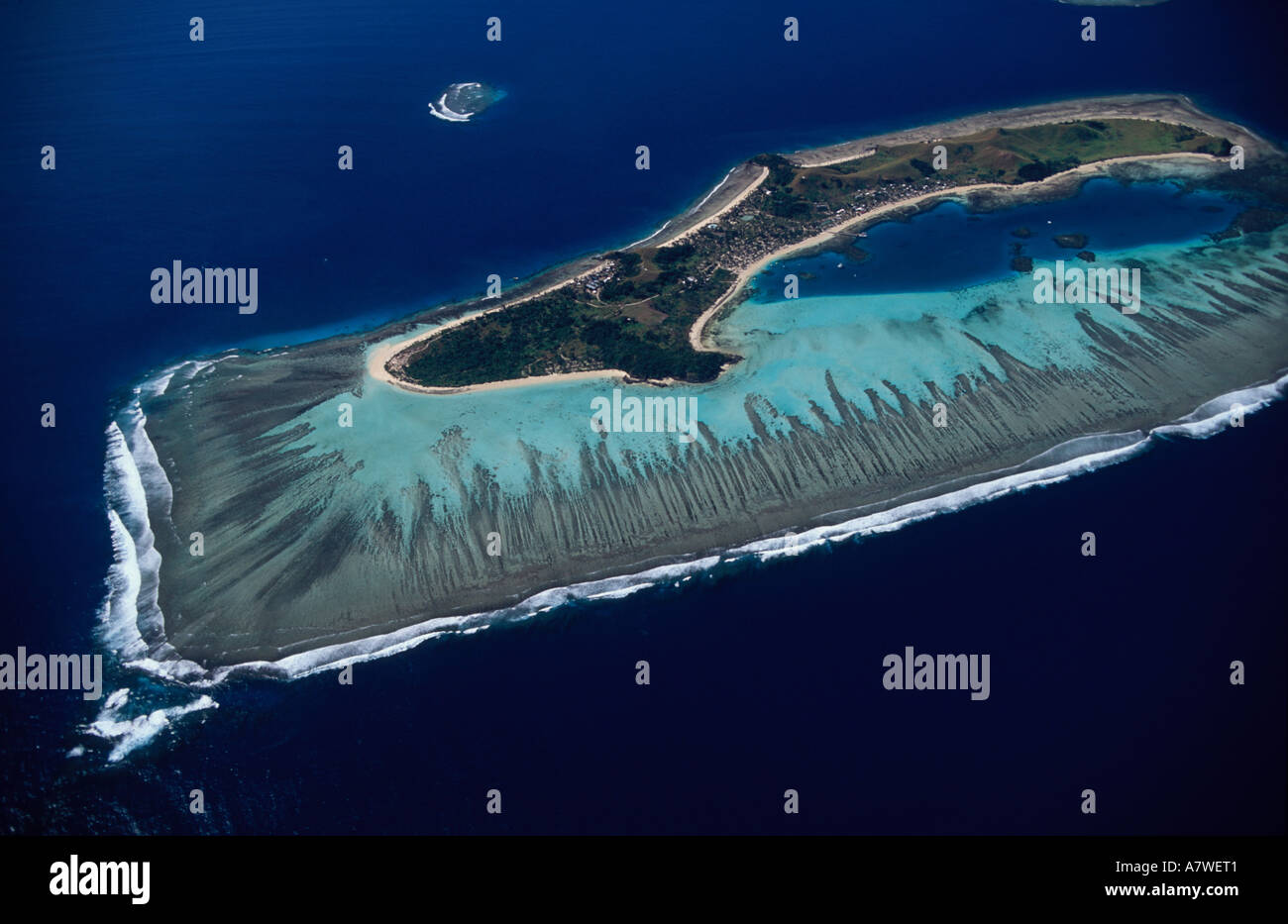 Mamanuca island aerial hi-res stock photography and images - Alamy