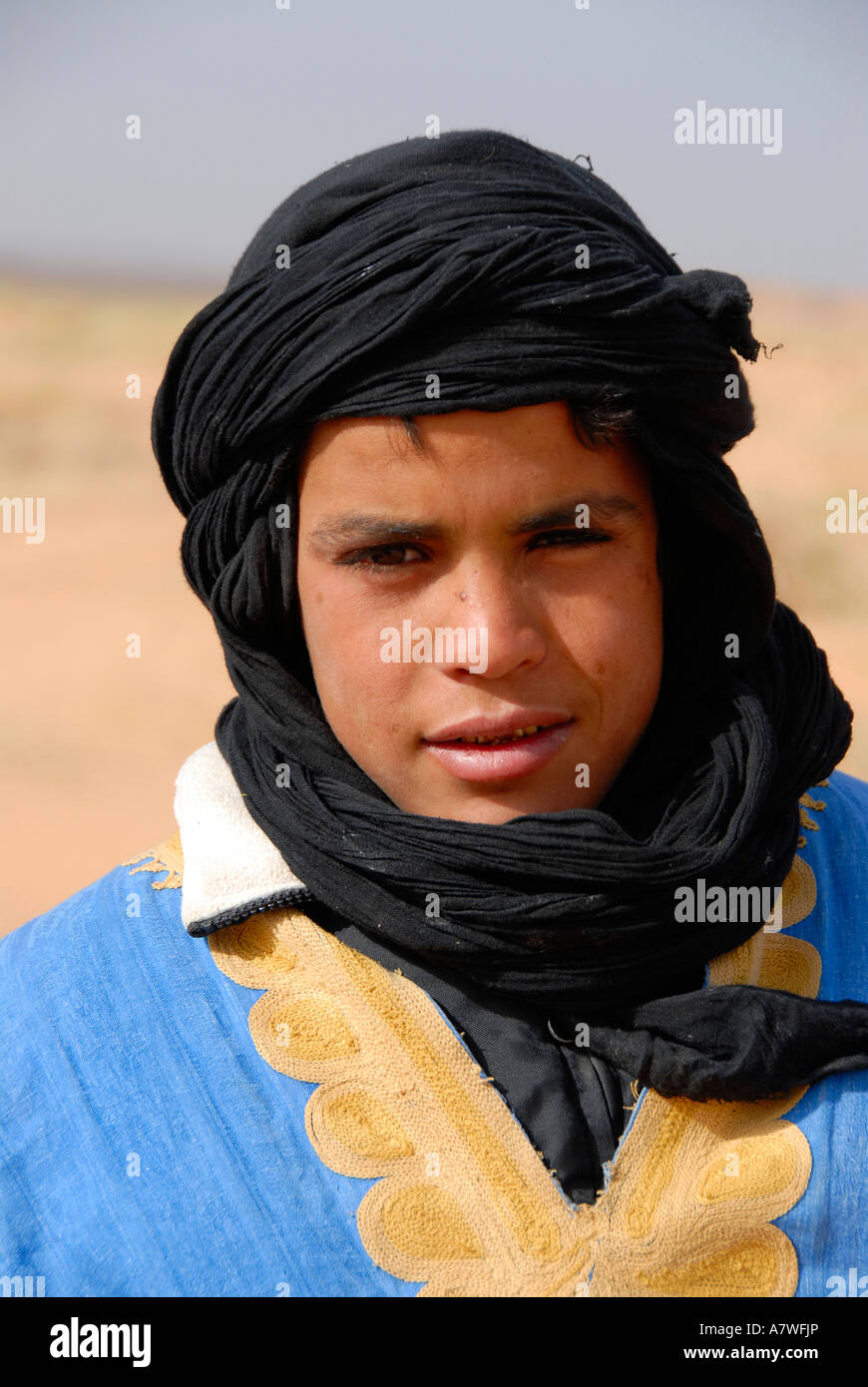 Berber tuareg people blue people hi-res stock photography and images ...