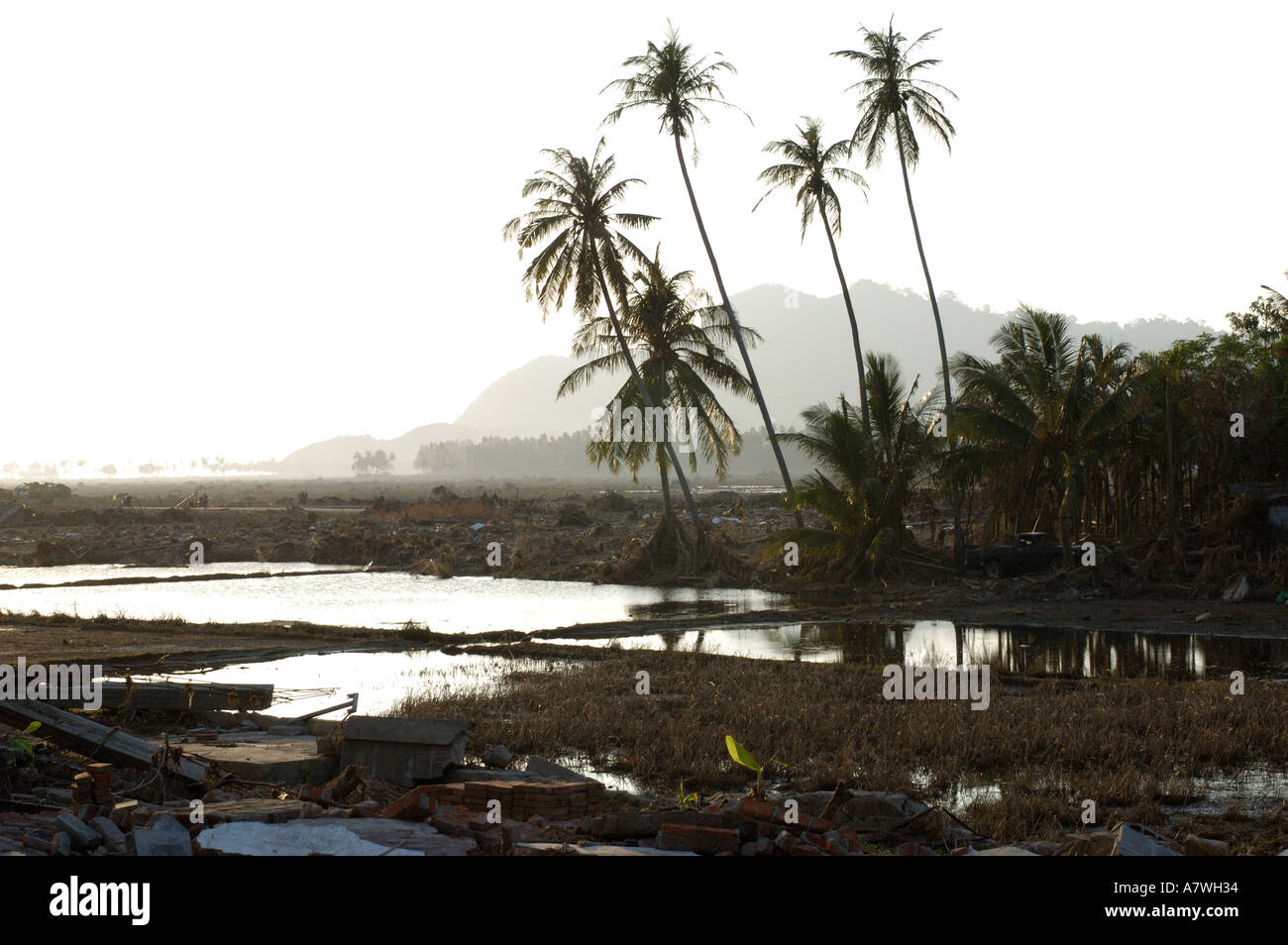 Indonesia Sumatra Banda Aceh Nusa Post tsunami Lhoknga still half ...