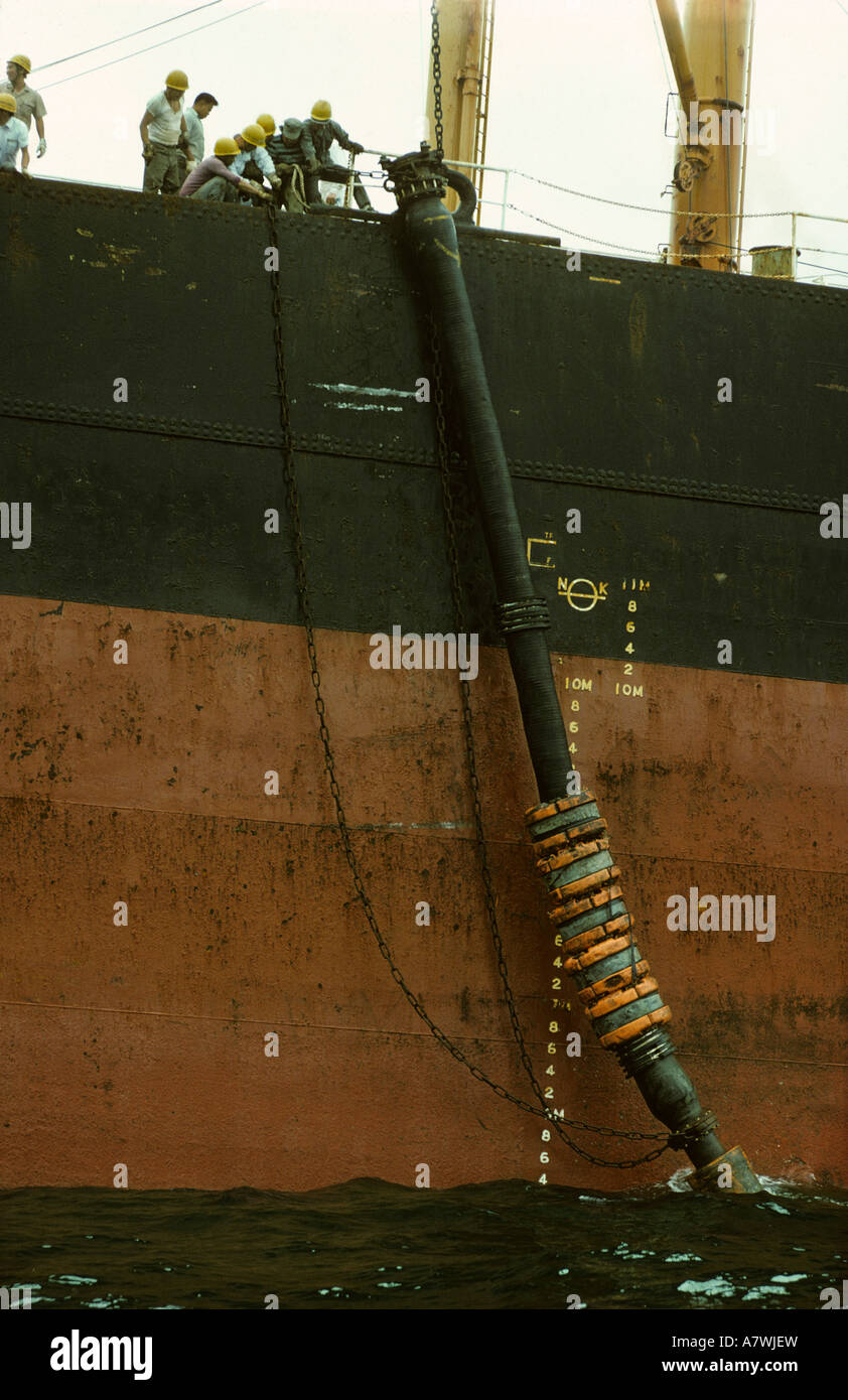 Oil tanker preparing to onload crude oil Java Sea Indonesia Stock Photo ...