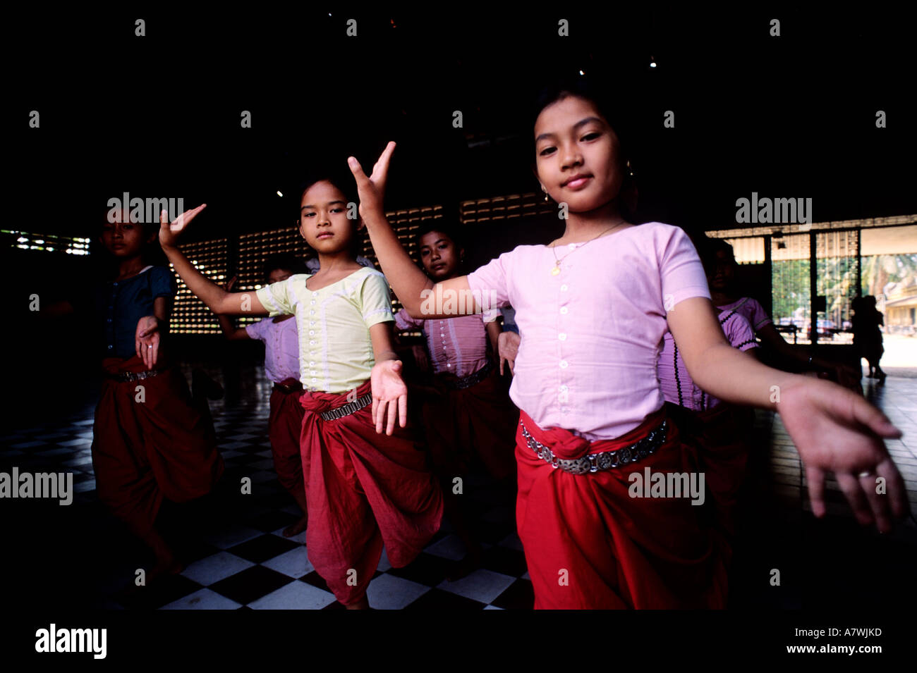 South asian child dance hi-res stock photography and images - Alamy