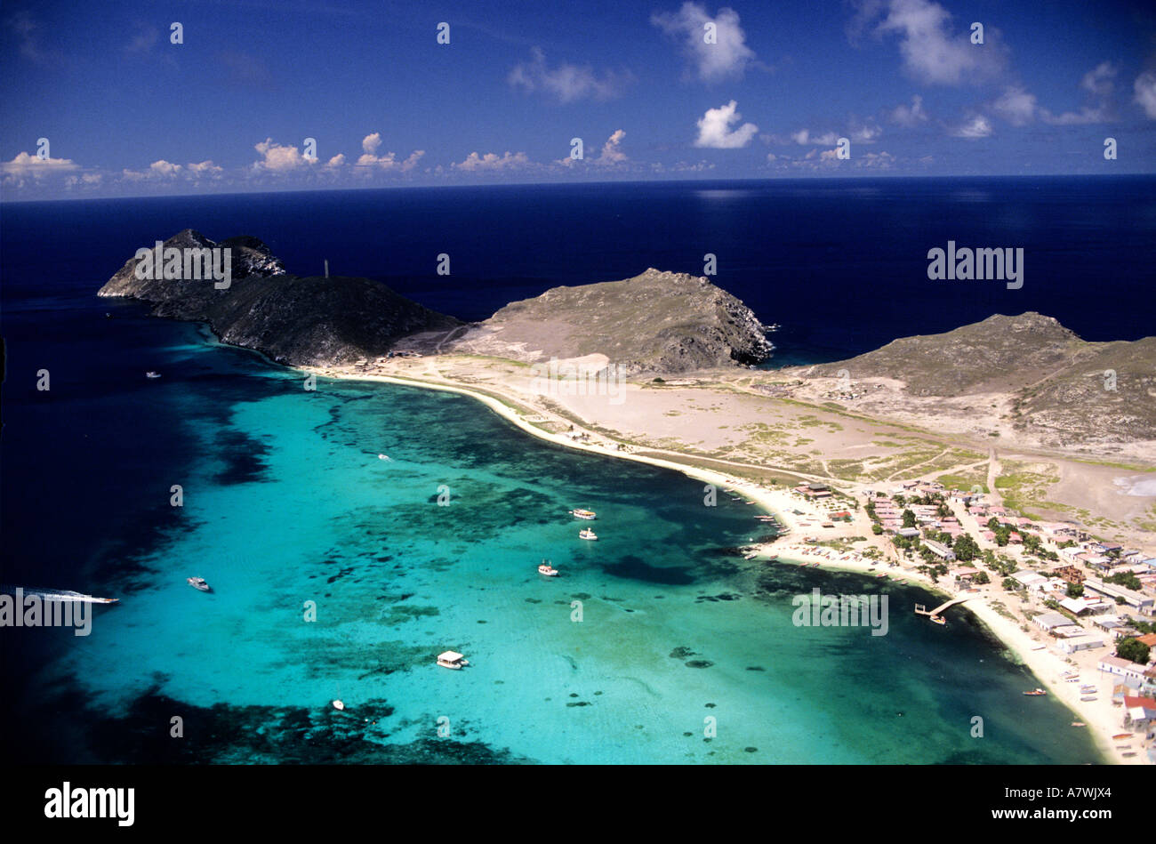 Los roques aerial view venezuela hi-res stock photography and images ...