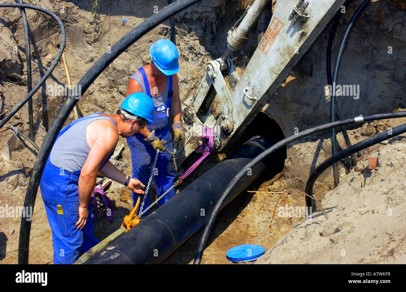 Replacing water pipes hi-res stock photography and images - Alamy