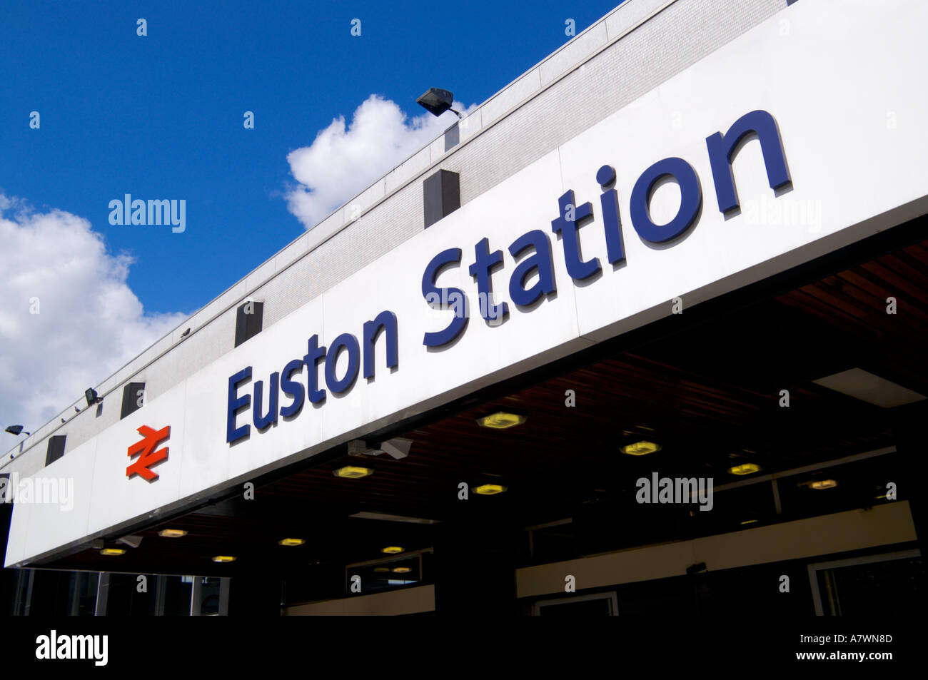 Euston Railway Station London England Stock Photo - Alamy