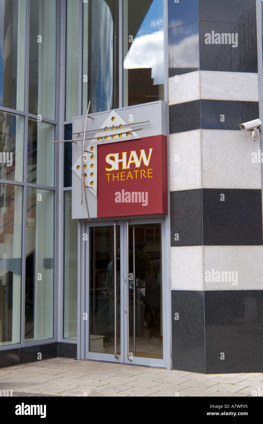London shaw theatre hi-res stock photography and images - Alamy