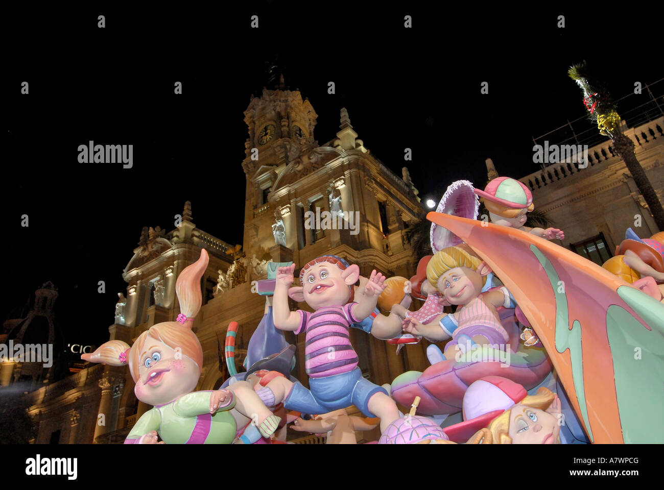 Las Fallas Valencia Las Fallas Holidays and celebrations Burning of the ...