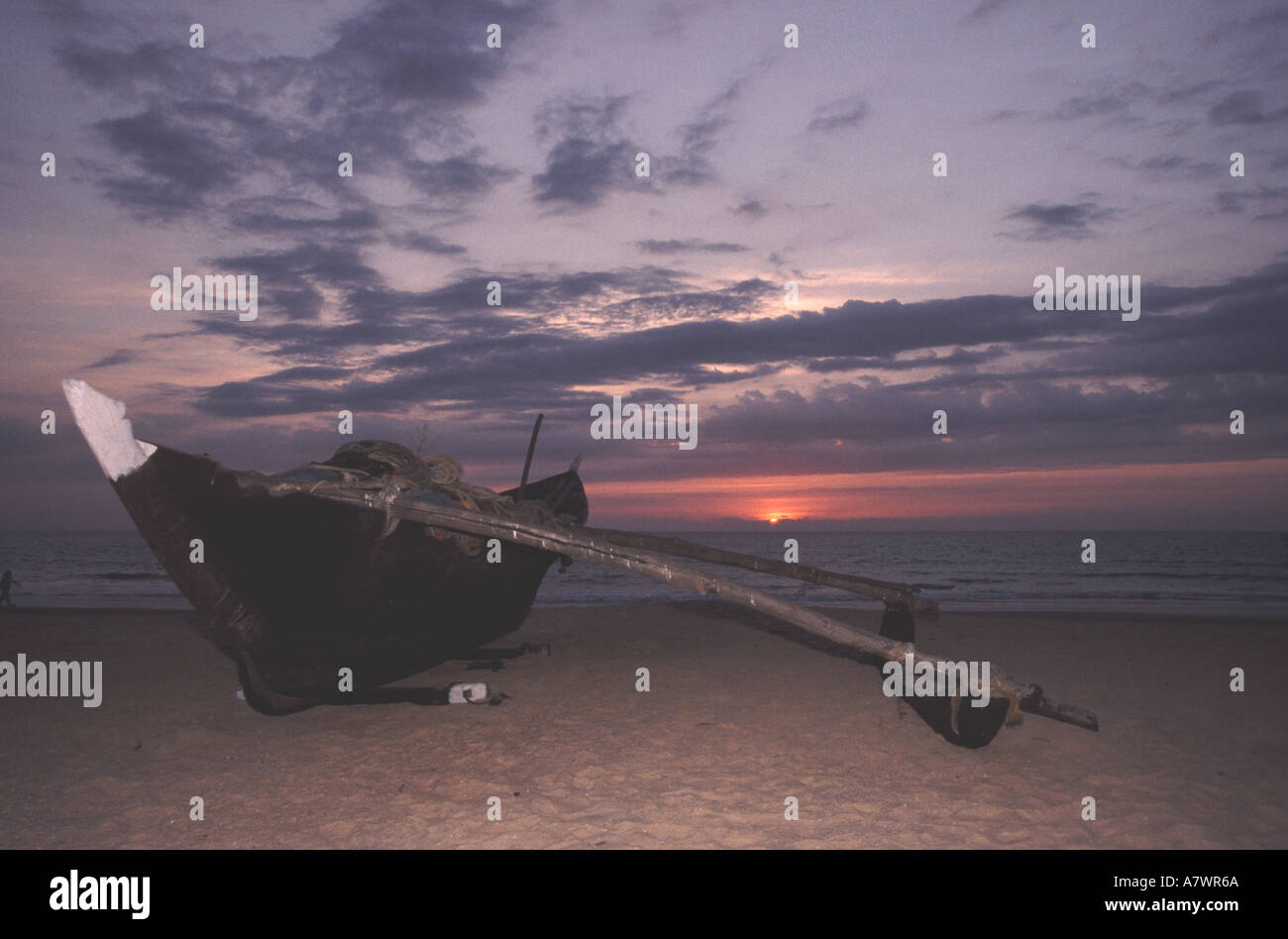 Traditional goan fishing boat hi-res stock photography and images - Alamy