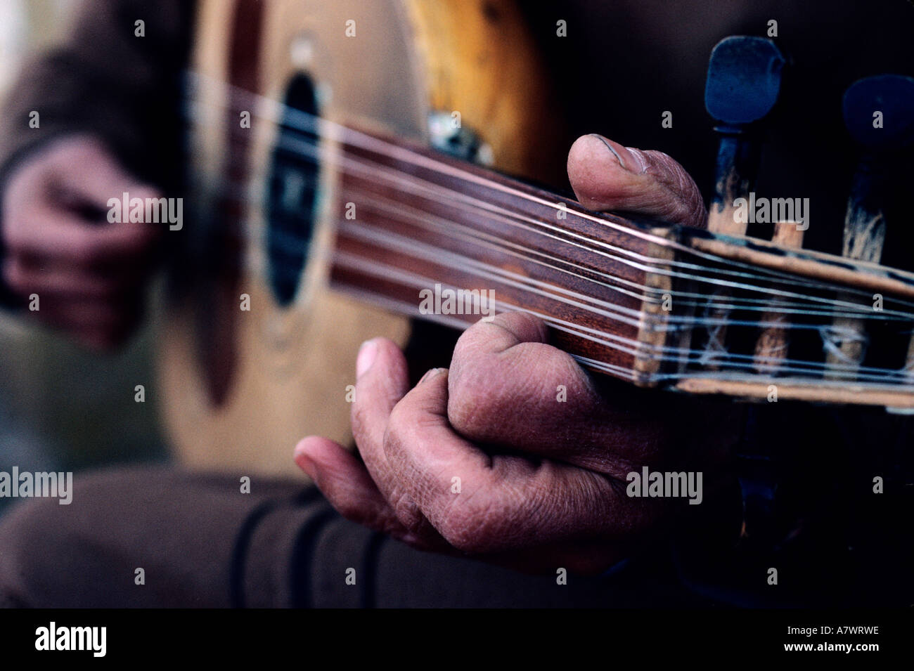 Ud instrument hi-res stock photography and images - Alamy