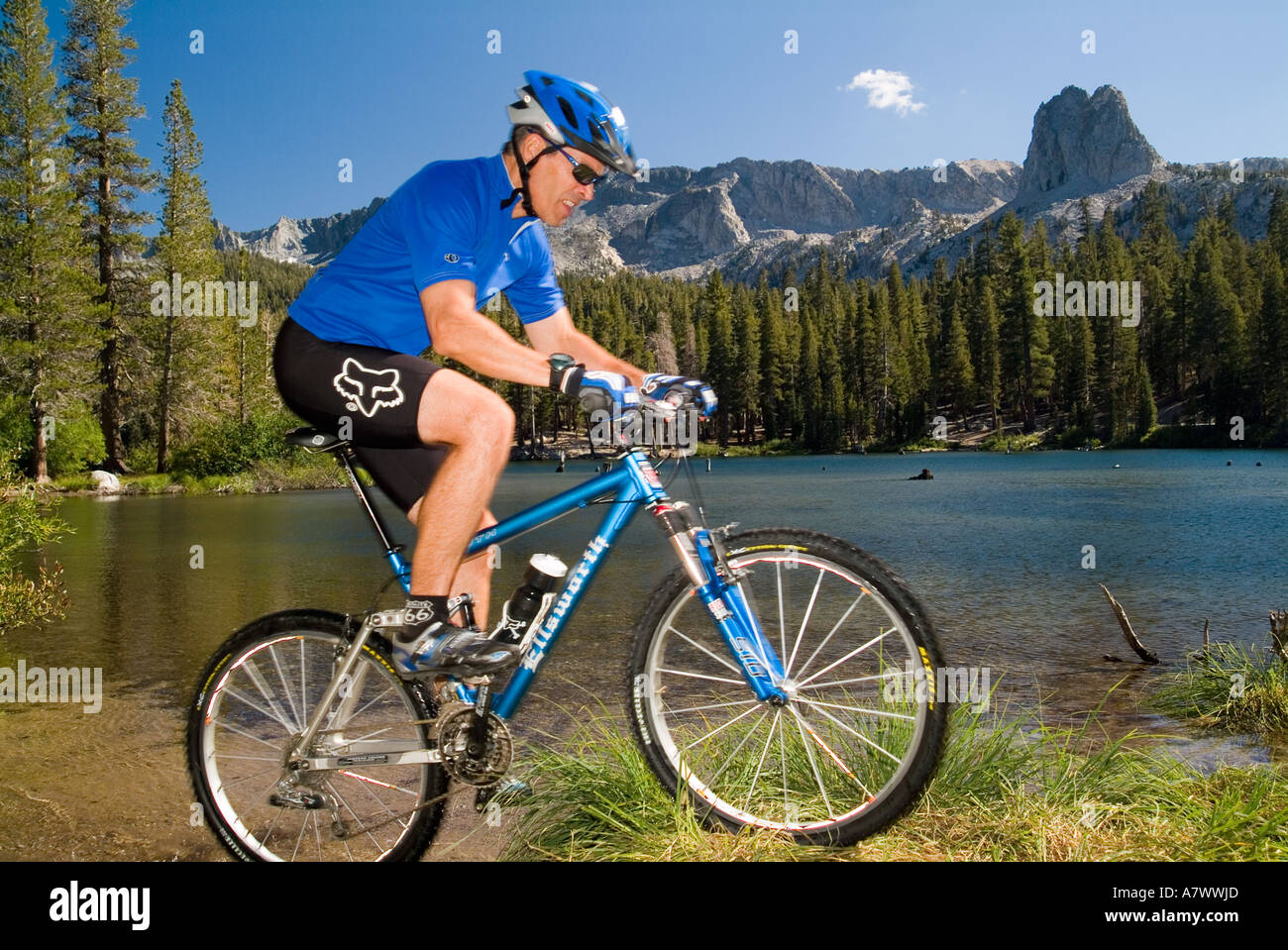Mid mountain loop hi-res stock photography and images - Alamy