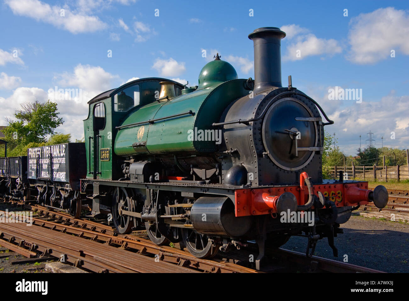 Vintage Great Western Railway steam train at Didcot Railway Centre May ...
