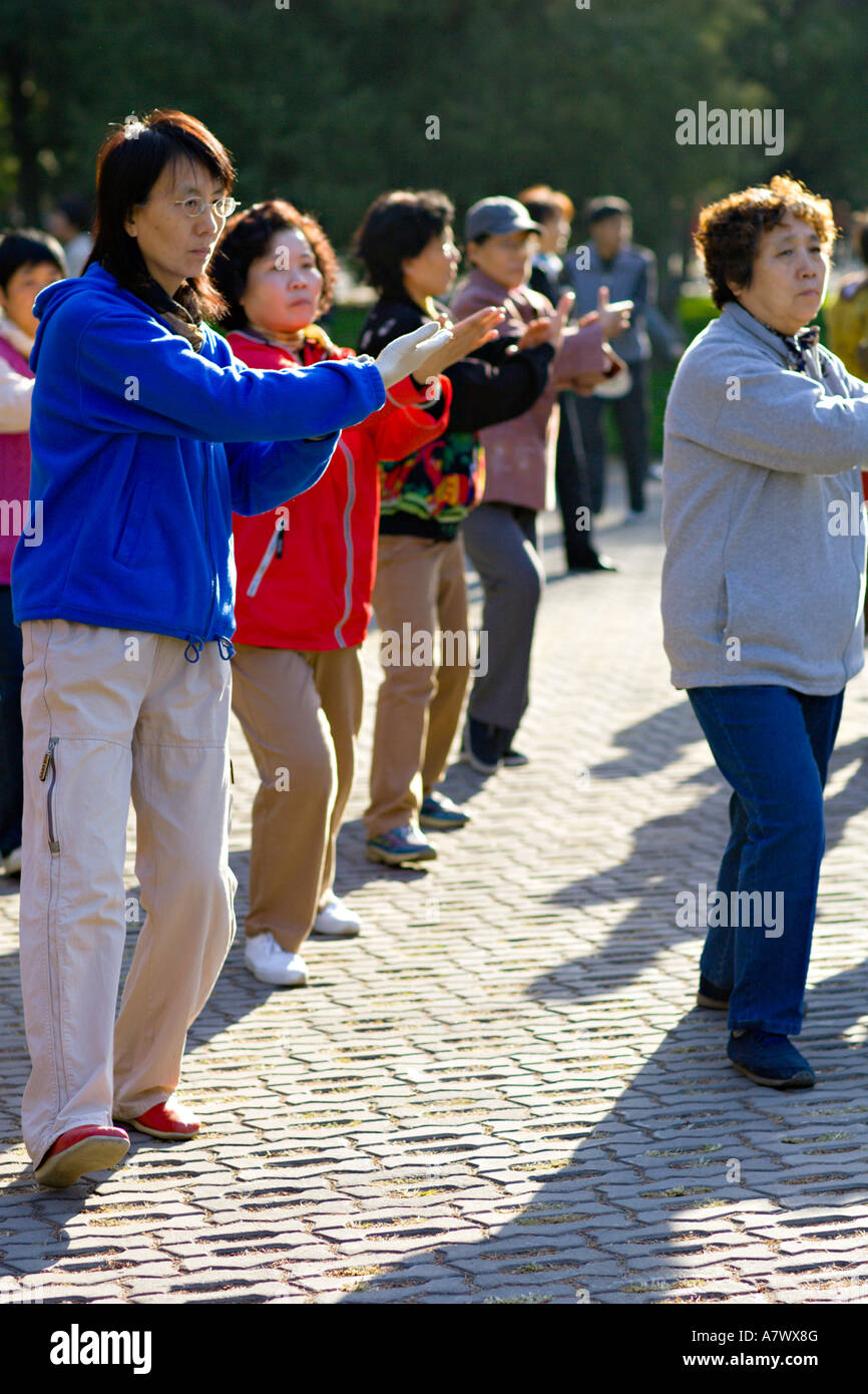 CHINA BEIJING Chinese women using tai chi as an exercise to keep the ...