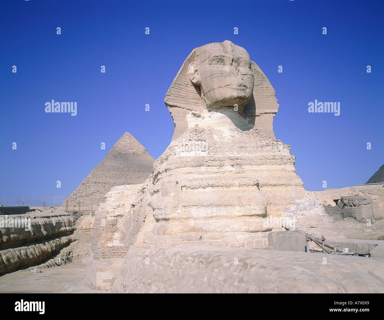Kephren pyramid hi-res stock photography and images - Alamy