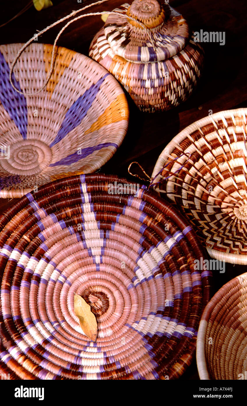 Grass basket africa craft hi-res stock photography and images - Alamy