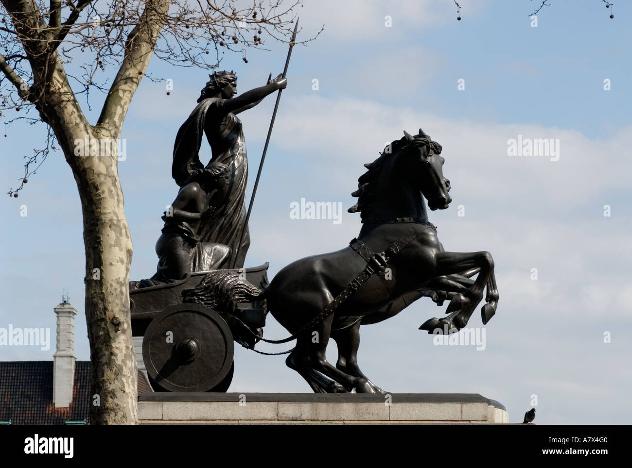 Statue of Boudica, Boudicca Queen of the Iceni on Westminster Bridge ...